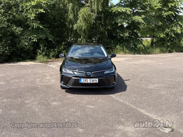 Черный Тойота Королла 2019 в Таллин, объемом двигателя 1.80 л и пробегом 76 тыс. км за 17000 €, фото 2 на AUTOMOTO.COM.LV