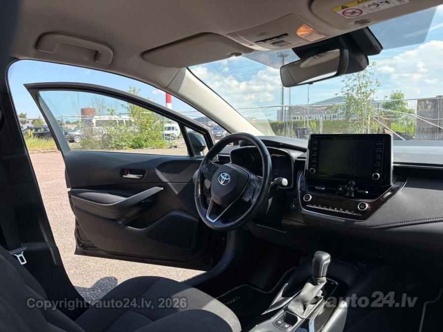 Черный Тойота Королла 2019 в Таллин, объемом двигателя 1.80 л и пробегом 76 тыс. км за 17000 €, фото 13 на AUTOMOTO.COM.LV