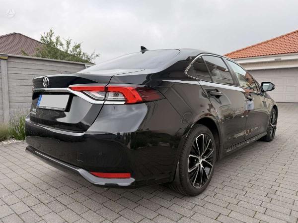 Melns Toyota Corolla 2019 Klaipėda, ar dzinēja tilpumu 1.60 L un nobraukumu 67 tūkst. km par 17400 €, foto 2 vietnē AUTOMOTO.COM.LV