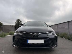 Black Toyota Corolla 2019 in Klaipeda, with an engine capacity of 1.60 L and mileage of 67 thousand km for 17400 €, photo 4 on AUTOMOTO.COM.LV