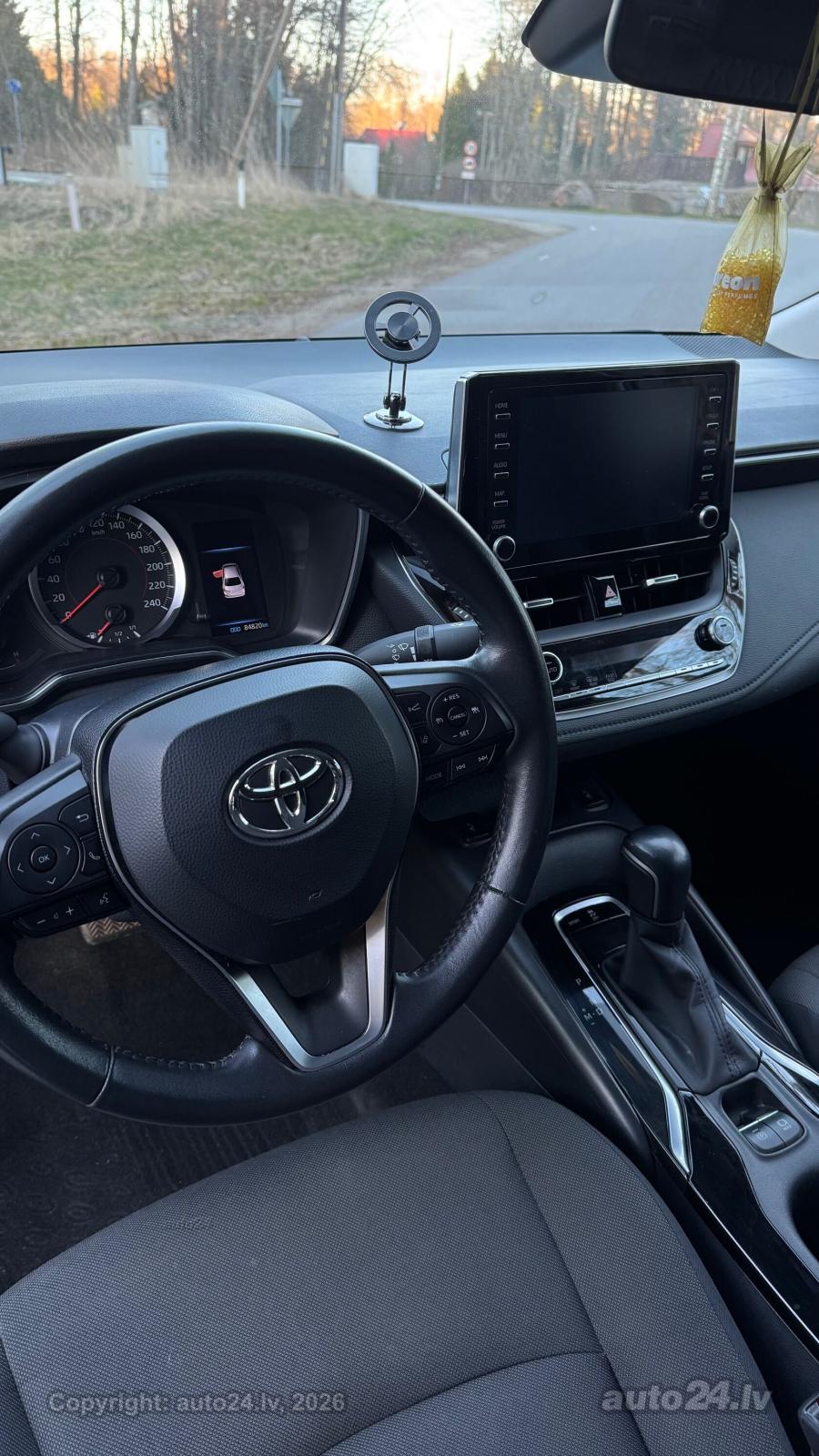 Черный Тойота Королла 2019 в Таллин, объемом двигателя 1.60 л и пробегом 87 тыс. км за 16900 €, фото 11 на AUTOMOTO.COM.LV