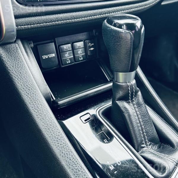 Melns Toyota Corolla 2019 Limbaži, ar dzinēja tilpumu 1.60 L un nobraukumu 224 tūkst. km par 10300 €, foto 9 vietnē AUTOMOTO.COM.LV