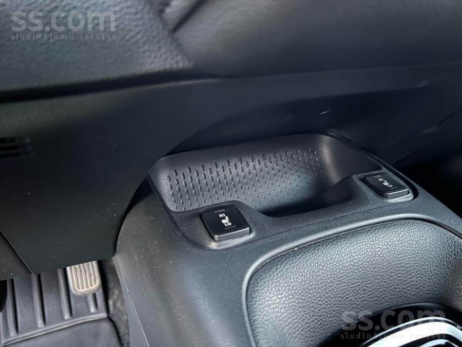 Melns Toyota Corolla 2019 Rīga, ar dzinēja tilpumu 1.60 L un nobraukumu 123 tūkst. km par 12490 €, foto 12 vietnē AUTOMOTO.COM.LV
