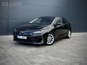 Melns Toyota Corolla 2019 Rīga, ar dzinēja tilpumu 1.60 L un nobraukumu 136 tūkst. km par 13745 €, foto  vietnē AUTOMOTO.COM.LV