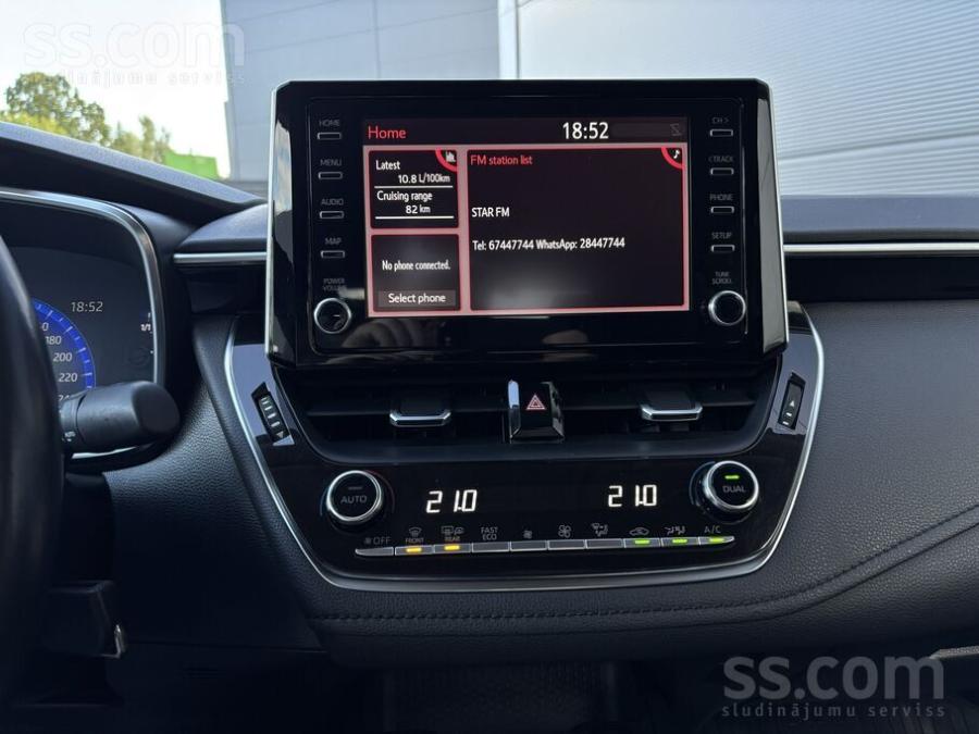 Black Toyota Corolla 2019 in Riga, with an engine capacity of 1.60 L and mileage of 136 thousand km for 13745 €, photo 15 on AUTOMOTO.COM.LV