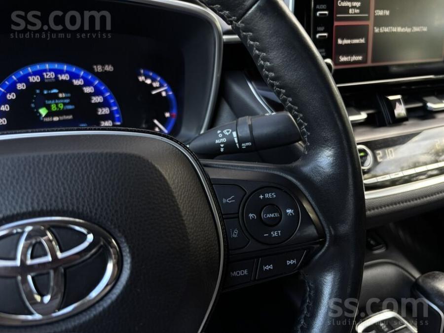 Black Toyota Corolla 2019 in Riga, with an engine capacity of 1.60 L and mileage of 136 thousand km for 13745 €, photo 17 on AUTOMOTO.COM.LV