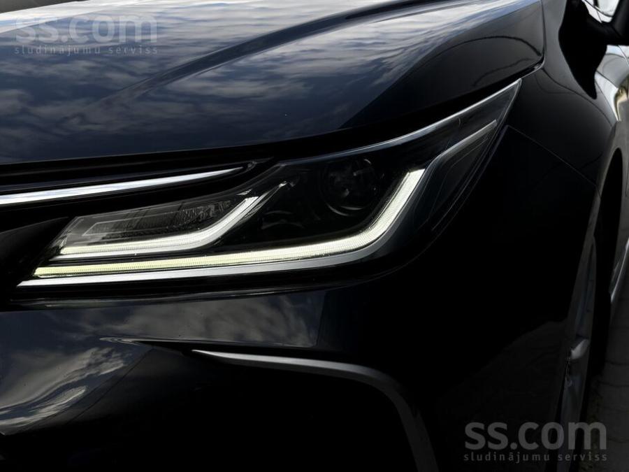 Black Toyota Corolla 2019 in Riga, with an engine capacity of 1.60 L and mileage of 136 thousand km for 13745 €, photo 19 on AUTOMOTO.COM.LV