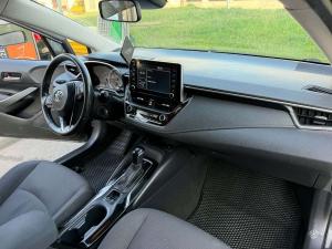 Black Toyota Corolla 2019 in Vilnius, with an engine capacity of 1.60 L and mileage of 250 thousand km for 15000 €, photo 9 on AUTOMOTO.COM.LV