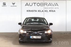 Black Toyota Corolla 2020 in Riga, with an engine capacity of 1.80 L and mileage of 97 thousand km for 10500 €, photo 2 on AUTOMOTO.COM.LV