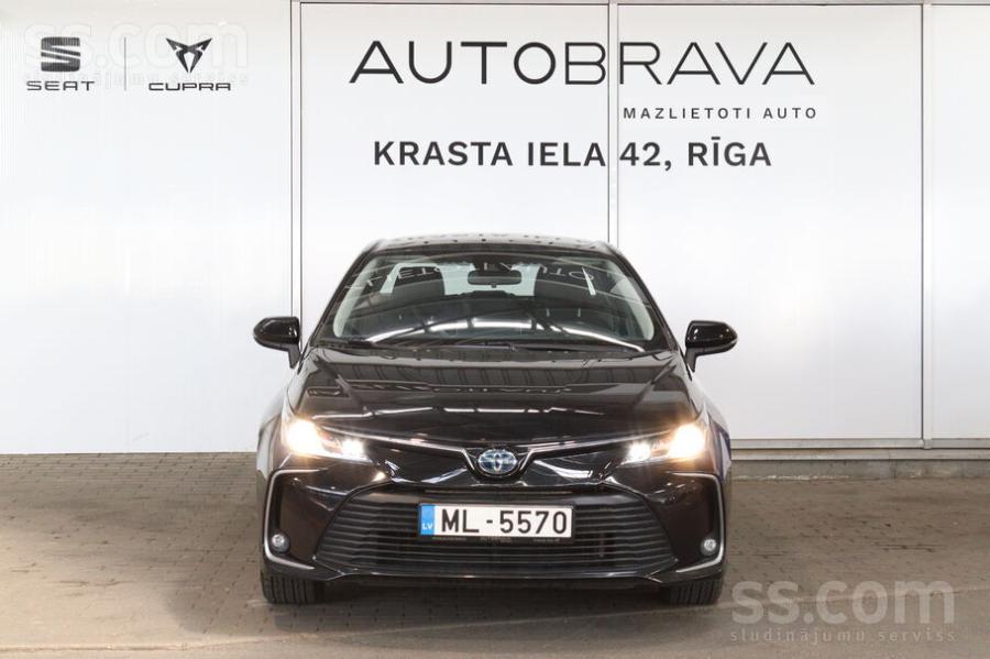 Black Toyota Corolla 2020 in Riga, with an engine capacity of 1.80 L and mileage of 97 thousand km for 10500 €, photo 2 on AUTOMOTO.COM.LV