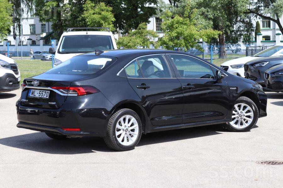 Black Toyota Corolla 2020 in Riga, with an engine capacity of 1.80 L and mileage of 97 thousand km for 10500 €, photo 27 on AUTOMOTO.COM.LV