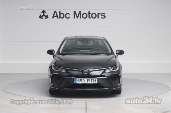 Melns Toyota Corolla 2020 Tallina, ar dzinēja tilpumu 1.80 L un nobraukumu 61 tūkst. km par 18490 €, foto 2 vietnē AUTOMOTO.COM.LV