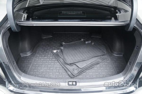 Melns Toyota Corolla 2020 Tallina, ar dzinēja tilpumu 1.80 L un nobraukumu 61 tūkst. km par 18490 €, foto 11 vietnē AUTOMOTO.COM.LV