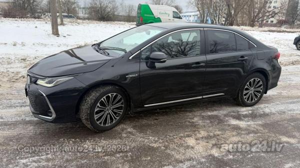 Black Toyota Corolla 2020 in Tallinn, with an engine capacity of 1.80 L and mileage of 167 thousand km for 14200 €, photo 4 on AUTOMOTO.COM.LV