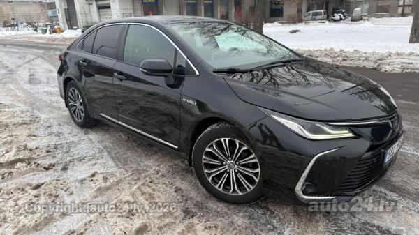 Black Toyota Corolla 2020 in Tallinn, with an engine capacity of 1.80 L and mileage of 167 thousand km for 14200 €, photo 5 on AUTOMOTO.COM.LV