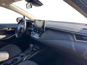 Black Toyota Corolla 2020 in Klaipeda, with an engine capacity of 1.80 L and mileage of 105 thousand km for 18500 €, photo 7 on AUTOMOTO.COM.LV