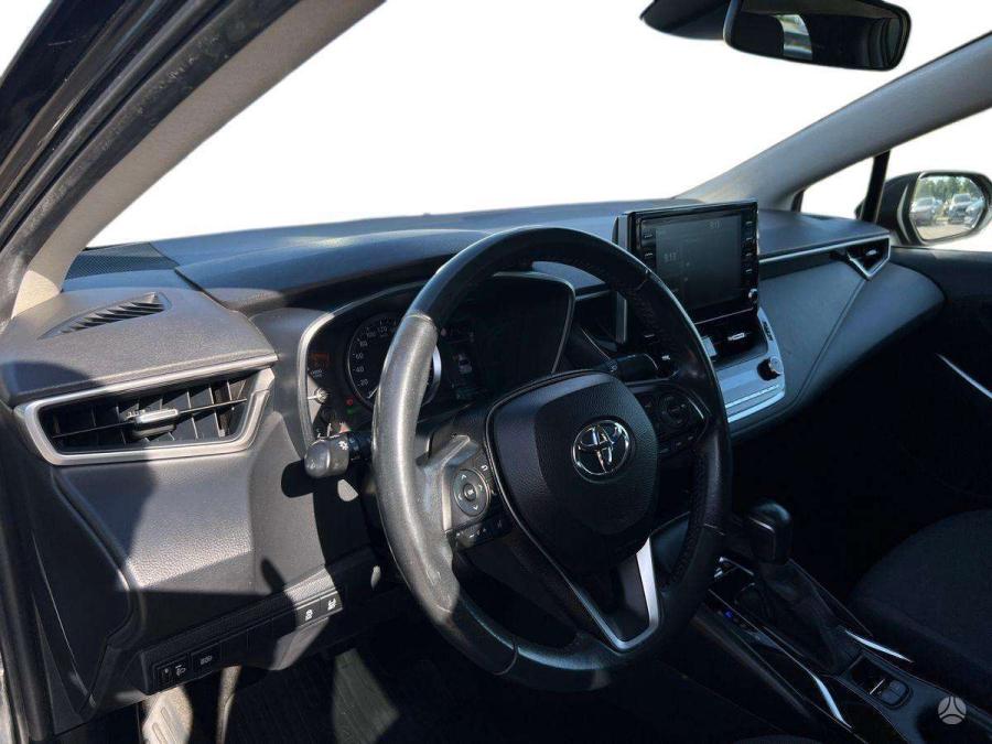 Black Toyota Corolla 2020 in Klaipeda, with an engine capacity of 1.80 L and mileage of 105 thousand km for 18500 €, photo 12 on AUTOMOTO.COM.LV