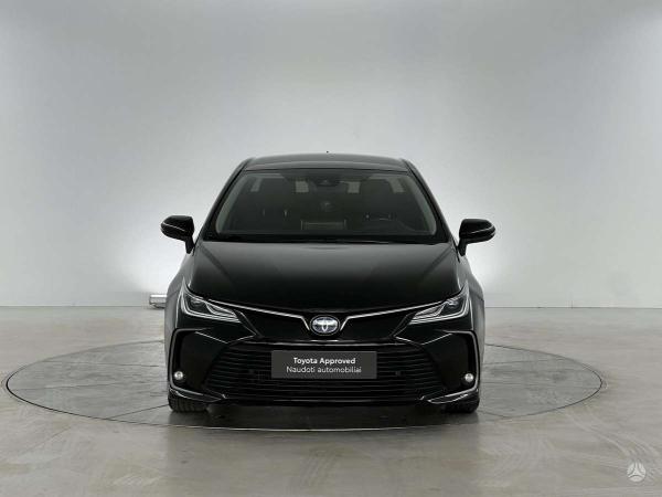 Black Toyota Corolla 2020 in Vilnius, with an engine capacity of 1.80 L and mileage of 100 thousand km for 17900 €, photo 6 on AUTOMOTO.COM.LV