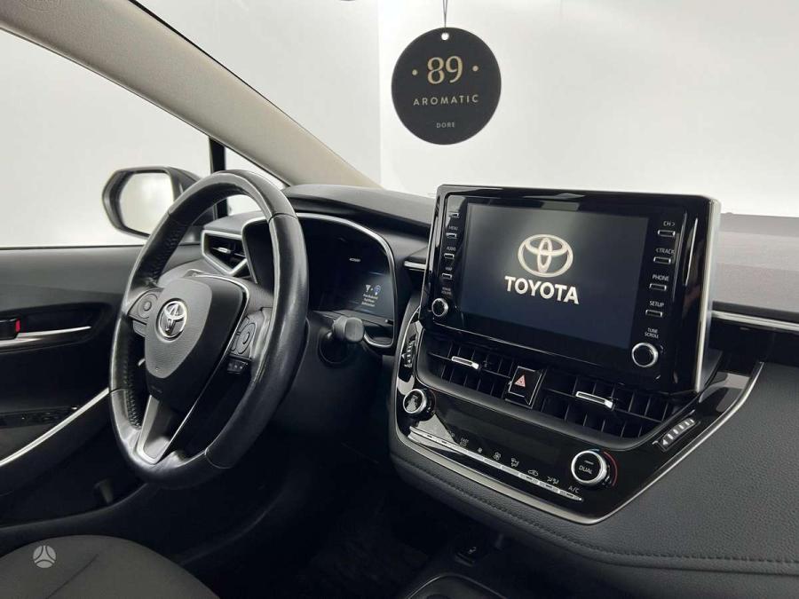 Black Toyota Corolla 2020 in Vilnius, with an engine capacity of 1.80 L and mileage of 100 thousand km for 17900 €, photo 15 on AUTOMOTO.COM.LV