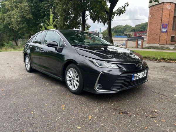 Melns Toyota Corolla 2020 Kauņa, ar dzinēja tilpumu 1.60 L un nobraukumu 120 tūkst. km par 12900 €, foto 3 vietnē AUTOMOTO.COM.LV