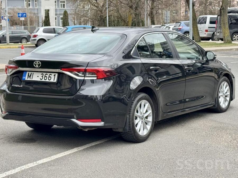 Black Toyota Corolla 2021 in Riga, with an engine capacity of 1.50 L and mileage of 0 thousand km for 1495 €, photo 6 on AUTOMOTO.COM.LV