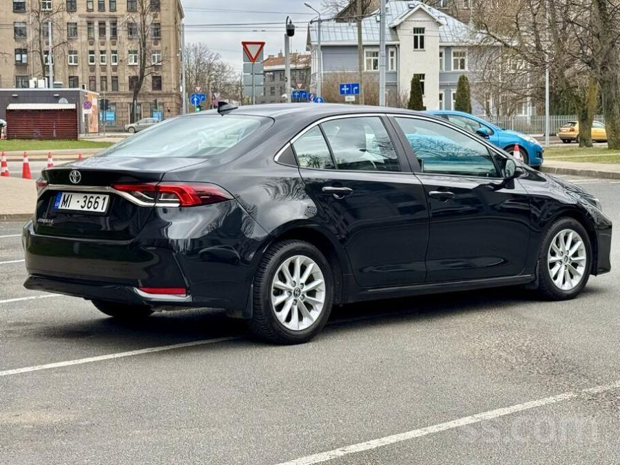 Black Toyota Corolla 2021 in Riga, with an engine capacity of 1.50 L and mileage of 0 thousand km for 1495 €, photo 8 on AUTOMOTO.COM.LV