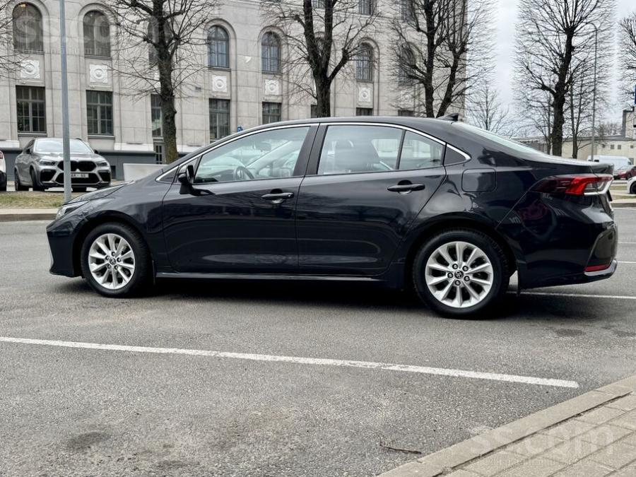 Black Toyota Corolla 2021 in Riga, with an engine capacity of 1.50 L and mileage of 0 thousand km for 1495 €, photo 9 on AUTOMOTO.COM.LV