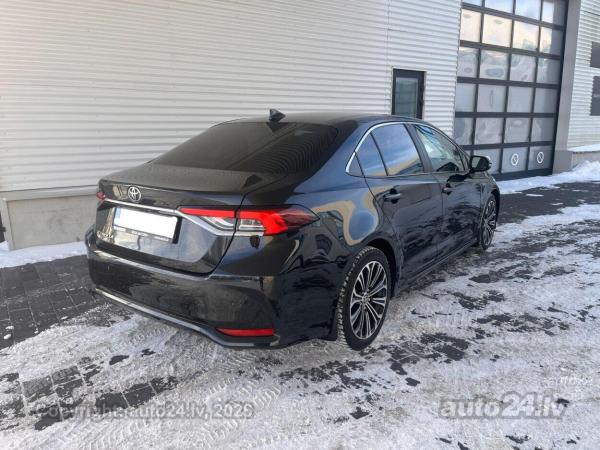 Black Toyota Corolla 2021 in Tallinn, with an engine capacity of 1.50 L and mileage of 84 thousand km for 16690 €, photo 2 on AUTOMOTO.COM.LV