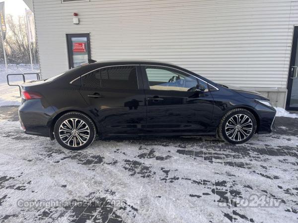 Black Toyota Corolla 2021 in Tallinn, with an engine capacity of 1.50 L and mileage of 84 thousand km for 16690 €, photo 4 on AUTOMOTO.COM.LV