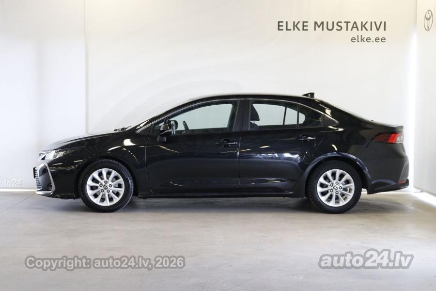 Melns Toyota Corolla 2021 Tallina, ar dzinēja tilpumu 1.49 L un nobraukumu 66 tūkst. km par 14990 €, foto 4 vietnē AUTOMOTO.COM.LV