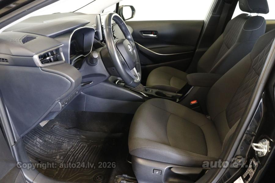 Melns Toyota Corolla 2021 Tallina, ar dzinēja tilpumu 1.49 L un nobraukumu 66 tūkst. km par 14990 €, foto 12 vietnē AUTOMOTO.COM.LV