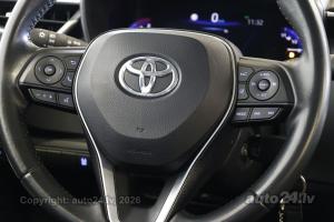 Melns Toyota Corolla 2021 Tallina, ar dzinēja tilpumu 1.49 L un nobraukumu 66 tūkst. km par 14990 €, foto 13 vietnē AUTOMOTO.COM.LV