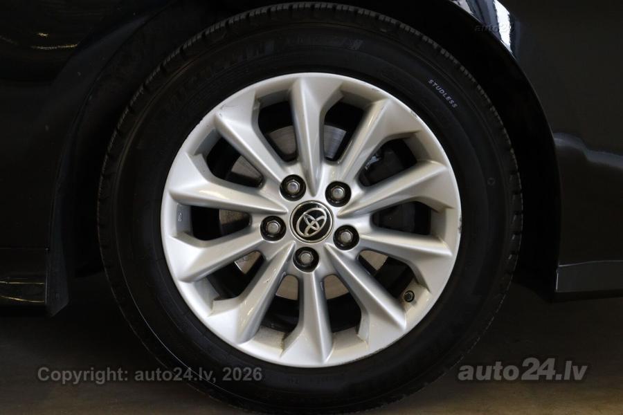 Melns Toyota Corolla 2021 Tallina, ar dzinēja tilpumu 1.49 L un nobraukumu 66 tūkst. km par 14990 €, foto 16 vietnē AUTOMOTO.COM.LV