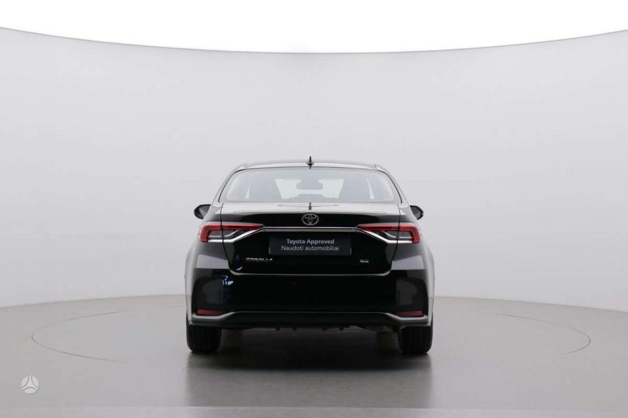 Black Toyota Corolla 2021 in Vilnius, with an engine capacity of 1.49 L and mileage of 66 thousand km for 16900 €, photo 6 on AUTOMOTO.COM.LV
