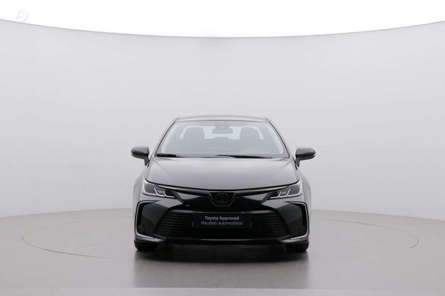 Black Toyota Corolla 2021 in Vilnius, with an engine capacity of 1.49 L and mileage of 66 thousand km for 16900 €, photo 7 on AUTOMOTO.COM.LV