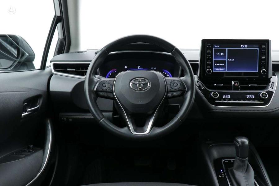 Black Toyota Corolla 2021 in Vilnius, with an engine capacity of 1.49 L and mileage of 66 thousand km for 16900 €, photo 9 on AUTOMOTO.COM.LV