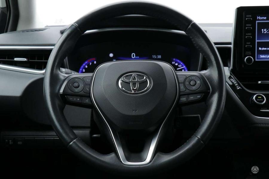 Black Toyota Corolla 2021 in Vilnius, with an engine capacity of 1.49 L and mileage of 66 thousand km for 16900 €, photo 14 on AUTOMOTO.COM.LV
