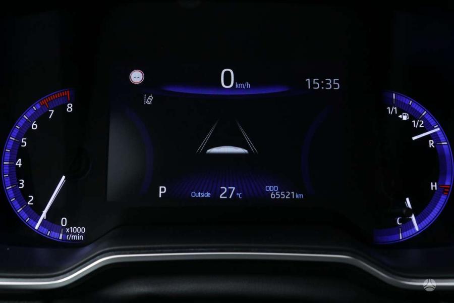 Black Toyota Corolla 2021 in Vilnius, with an engine capacity of 1.49 L and mileage of 66 thousand km for 16900 €, photo 15 on AUTOMOTO.COM.LV