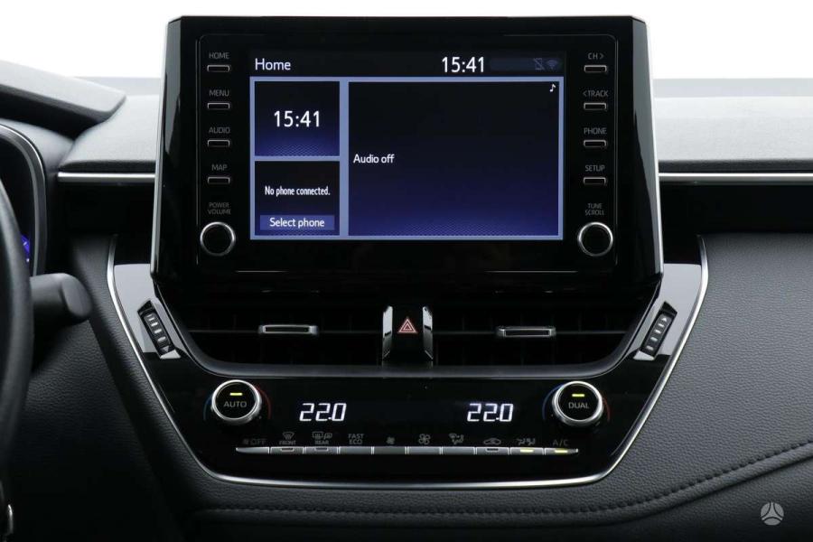 Black Toyota Corolla 2021 in Vilnius, with an engine capacity of 1.49 L and mileage of 66 thousand km for 16900 €, photo 16 on AUTOMOTO.COM.LV