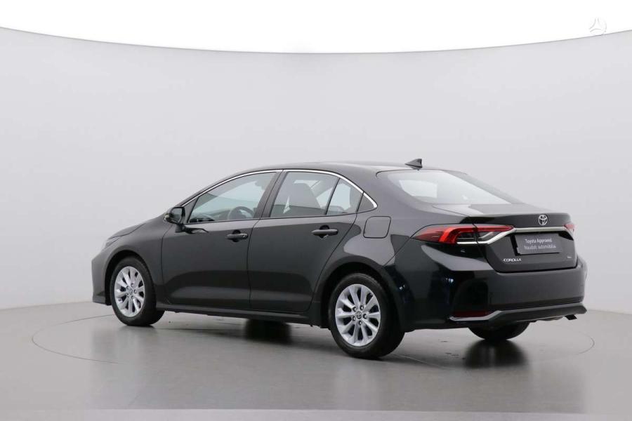 Black Toyota Corolla 2021 in Vilnius, with an engine capacity of 1.49 L and mileage of 66 thousand km for 16900 €, photo 19 on AUTOMOTO.COM.LV
