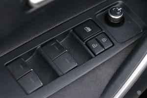Black Toyota Corolla 2021 in Vilnius, with an engine capacity of 1.49 L and mileage of 66 thousand km for 16900 €, photo 23 on AUTOMOTO.COM.LV