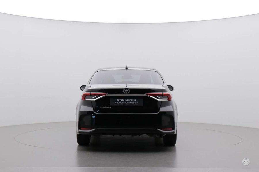 Melns Toyota Corolla 2021 Viļņa, ar dzinēja tilpumu 1.49 L un nobraukumu 197 tūkst. km par 12900 €, foto 6 vietnē AUTOMOTO.COM.LV