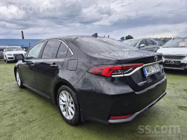 Black Toyota Corolla 2021 in Liepaja, with an engine capacity of 1.80 L and mileage of 186 thousand km for 14200 €, photo 7 on AUTOMOTO.COM.LV