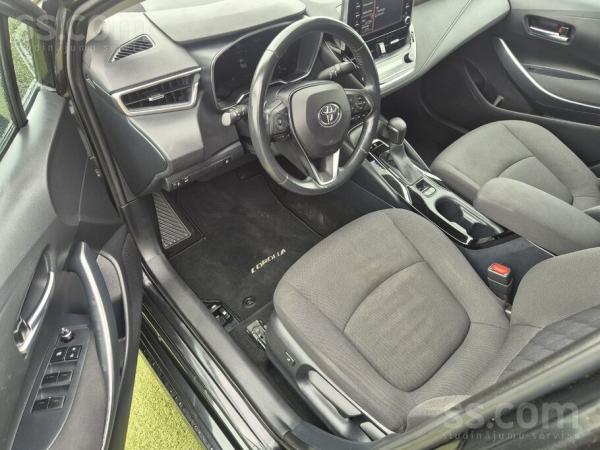 Black Toyota Corolla 2021 in Liepaja, with an engine capacity of 1.80 L and mileage of 186 thousand km for 14200 €, photo 9 on AUTOMOTO.COM.LV