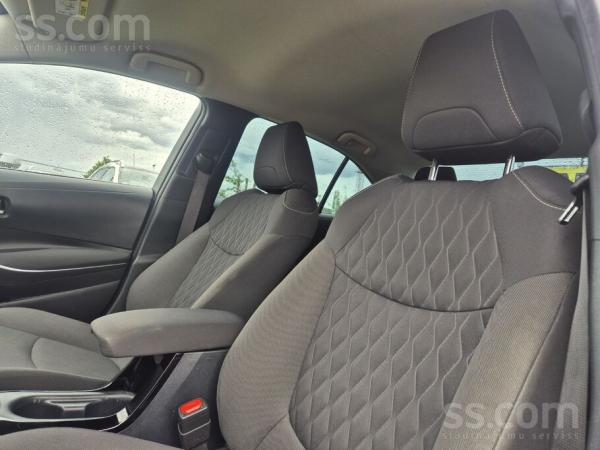Black Toyota Corolla 2021 in Liepaja, with an engine capacity of 1.80 L and mileage of 186 thousand km for 14200 €, photo 10 on AUTOMOTO.COM.LV