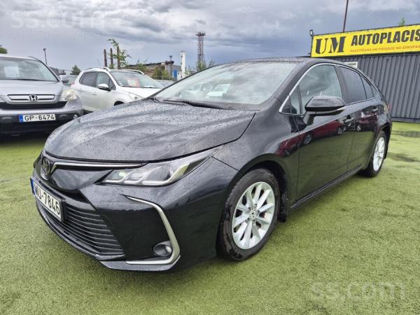Black Toyota Corolla 2021 in Liepaja, with an engine capacity of 1.80 L and mileage of 186 thousand km for 14200 €, photo 1 on AUTOMOTO.COM.LV