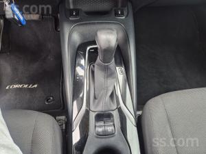 Black Toyota Corolla 2021 in Liepaja, with an engine capacity of 1.80 L and mileage of 186 thousand km for 14200 €, photo 16 on AUTOMOTO.COM.LV