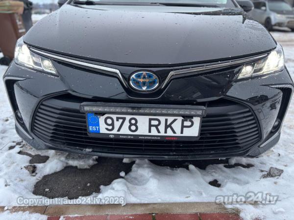 Black Toyota Corolla 2022 in Tartu, with an engine capacity of 1.80 L and mileage of 48 thousand km for 18500 €, photo 2 on AUTOMOTO.COM.LV