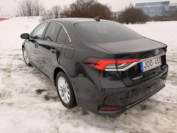 Melns Toyota Corolla 2022 Viļņa, ar dzinēja tilpumu 1.80 L un nobraukumu 112 tūkst. km par 16900 €, foto 2 vietnē AUTOMOTO.COM.LV