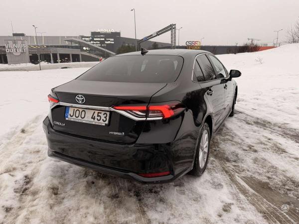 Melns Toyota Corolla 2022 Viļņa, ar dzinēja tilpumu 1.80 L un nobraukumu 112 tūkst. km par 16900 €, foto 3 vietnē AUTOMOTO.COM.LV